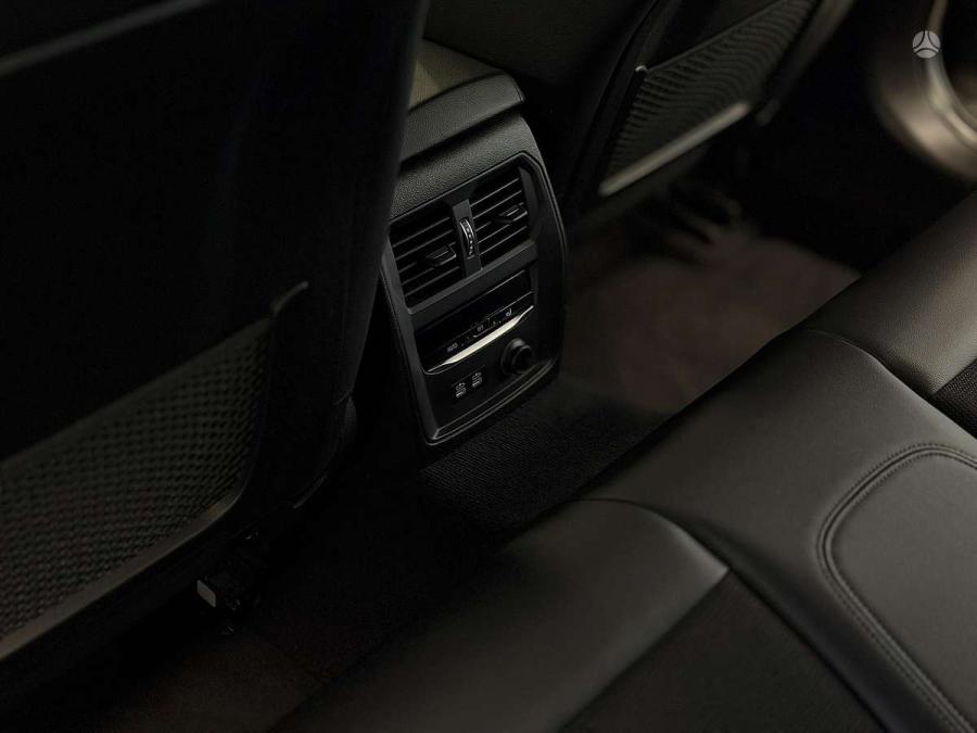Black BMW 320 2020 in Klaipeda, with an engine capacity of 2.00 L and mileage of 227 thousand km for 20900 €, photo 35 on AUTOMOTO.COM.LV