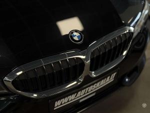 Black BMW 320 2020 in Klaipeda, with an engine capacity of 2.00 L and mileage of 227 thousand km for 20900 €, photo 48 on AUTOMOTO.COM.LV