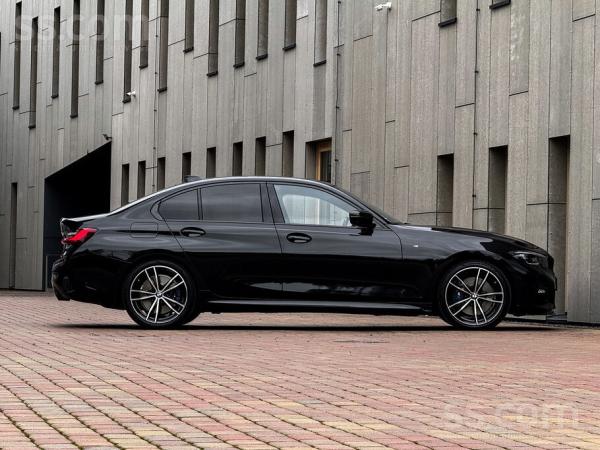 Black BMW 320 2021 in Riga, with an engine capacity of 2.00 L and mileage of 136 thousand km for 28800 €, photo 4 on AUTOMOTO.COM.LV
