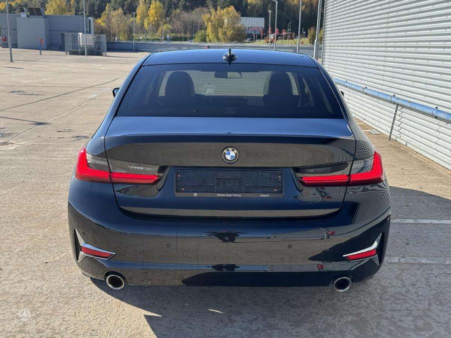 Black BMW 320 2021 in Vilnius, with an engine capacity of 2.00 L and mileage of 178 thousand km for 20500 €, photo 6 on AUTOMOTO.COM.LV