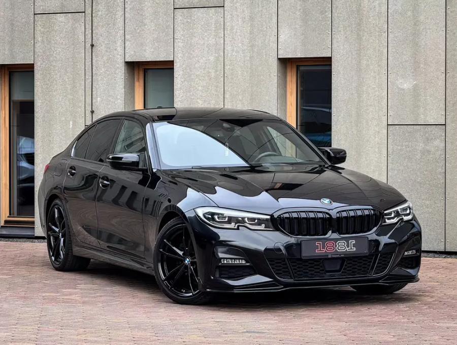 Black BMW 320 2021 in Riga, with an engine capacity of 2.00 L and mileage of 167 thousand km for 20500 €, photo 5 on AUTOMOTO.COM.LV