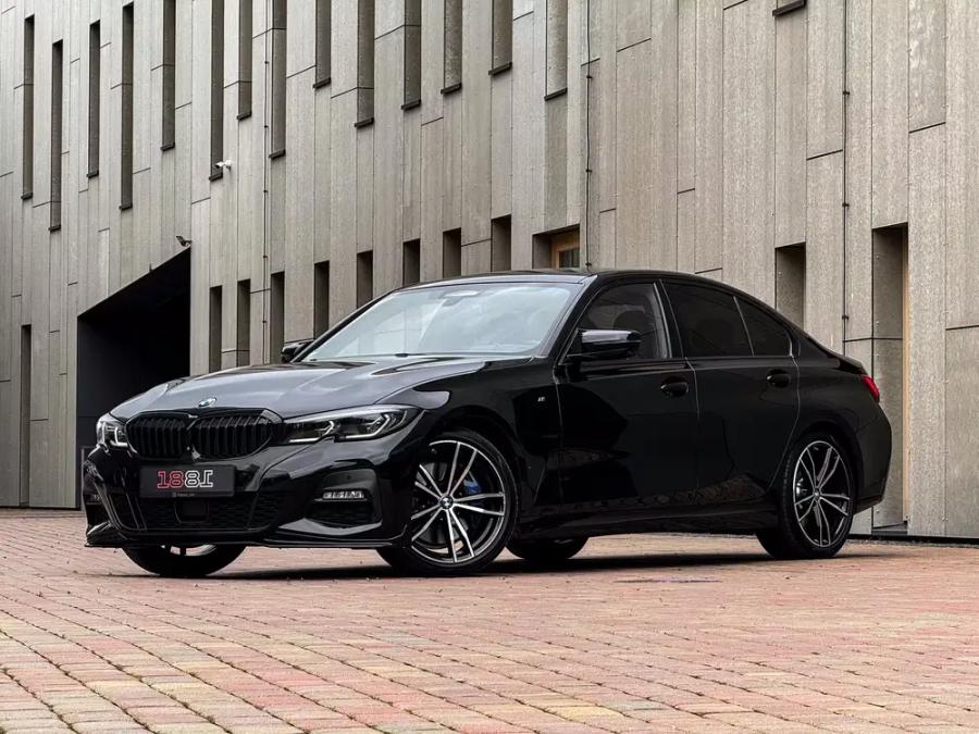 Melns BMW 320 2021 Rīga, ar dzinēja tilpumu 2.00 L un nobraukumu 136 tūkst. km par 26200 €, foto 1 vietnē AUTOMOTO.COM.LV