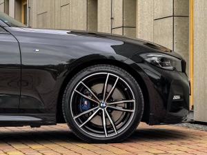 Melns BMW 320 2021 Rīga, ar dzinēja tilpumu 2.00 L un nobraukumu 136 tūkst. km par 26200 €, foto 26 vietnē AUTOMOTO.COM.LV