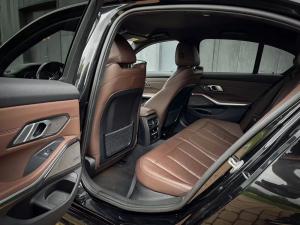Melns BMW 320 2021 Rīga, ar dzinēja tilpumu 2.00 L un nobraukumu 136 tūkst. km par 26200 €, foto 27 vietnē AUTOMOTO.COM.LV