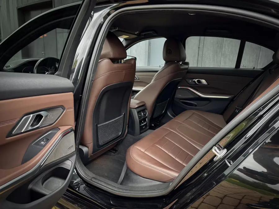 Melns BMW 320 2021 Rīga, ar dzinēja tilpumu 2.00 L un nobraukumu 136 tūkst. km par 26200 €, foto 27 vietnē AUTOMOTO.COM.LV