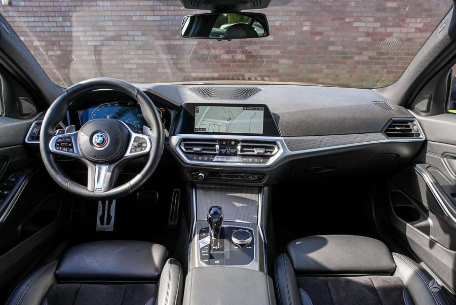 Melns BMW 320 2021 Marijampole, ar dzinēja tilpumu 2.00 L un nobraukumu 229 tūkst. km par 21950 €, foto 12 vietnē AUTOMOTO.COM.LV