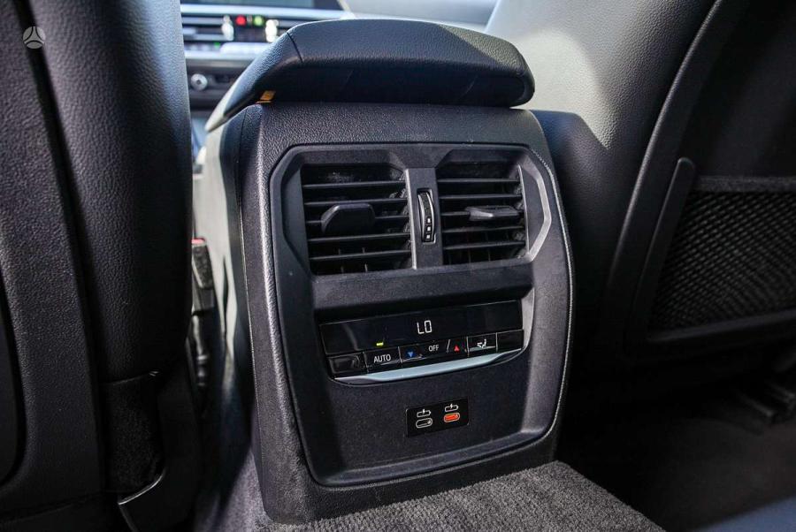 Melns BMW 320 2021 Marijampole, ar dzinēja tilpumu 2.00 L un nobraukumu 229 tūkst. km par 21950 €, foto 31 vietnē AUTOMOTO.COM.LV