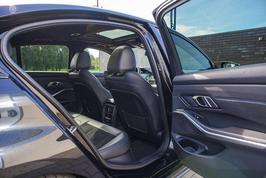 Melns BMW 320 2021 Marijampole, ar dzinēja tilpumu 2.00 L un nobraukumu 229 tūkst. km par 21950 €, foto 32 vietnē AUTOMOTO.COM.LV