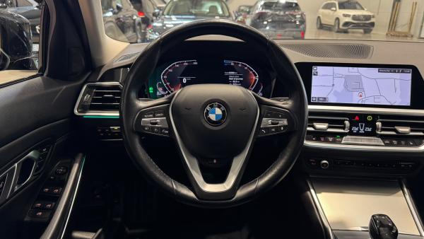Melns BMW 320 2021 Rīga, ar dzinēja tilpumu 2.00 L un nobraukumu 64 tūkst. km par 28890 €, foto 11 vietnē AUTOMOTO.COM.LV