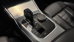 Black BMW 320 2021 in Riga, with an engine capacity of 2.00 L and mileage of 64 thousand km for 28890 €, photo 18 on AUTOMOTO.COM.LV