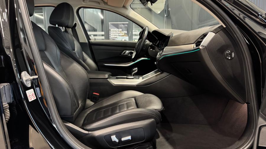Black BMW 320 2021 in Riga, with an engine capacity of 2.00 L and mileage of 64 thousand km for 28890 €, photo 20 on AUTOMOTO.COM.LV