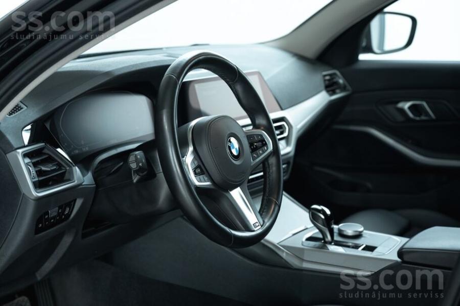 Black BMW 320 2022 in Riga, with an engine capacity of 2.00 L and mileage of 134 thousand km for 26500 €, photo 4 on AUTOMOTO.COM.LV