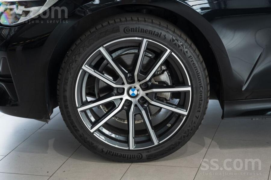 Black BMW 320 2022 in Riga, with an engine capacity of 2.00 L and mileage of 134 thousand km for 26500 €, photo 8 on AUTOMOTO.COM.LV