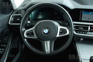 Black BMW 320 2022 in Riga, with an engine capacity of 2.00 L and mileage of 134 thousand km for 26500 €, photo 12 on AUTOMOTO.COM.LV