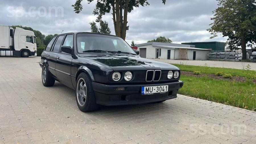 Melns BMW 320 1993 Liepāja, ar dzinēja tilpumu 2.00 L un nobraukumu 312 tūkst. km par 4000 €, foto 1 vietnē AUTOMOTO.COM.LV