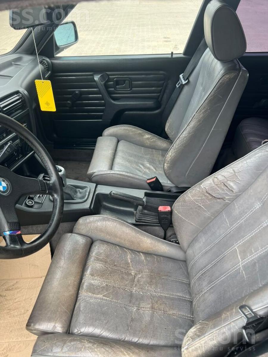Melns BMW 320 1993 Liepāja, ar dzinēja tilpumu 2.00 L un nobraukumu 312 tūkst. km par 4000 €, foto 9 vietnē AUTOMOTO.COM.LV