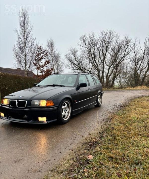 Melns BMW 320 1995 Rīga, ar dzinēja tilpumu 2.00 L un nobraukumu 278 tūkst. km par 2200 €, foto 1 vietnē AUTOMOTO.COM.LV