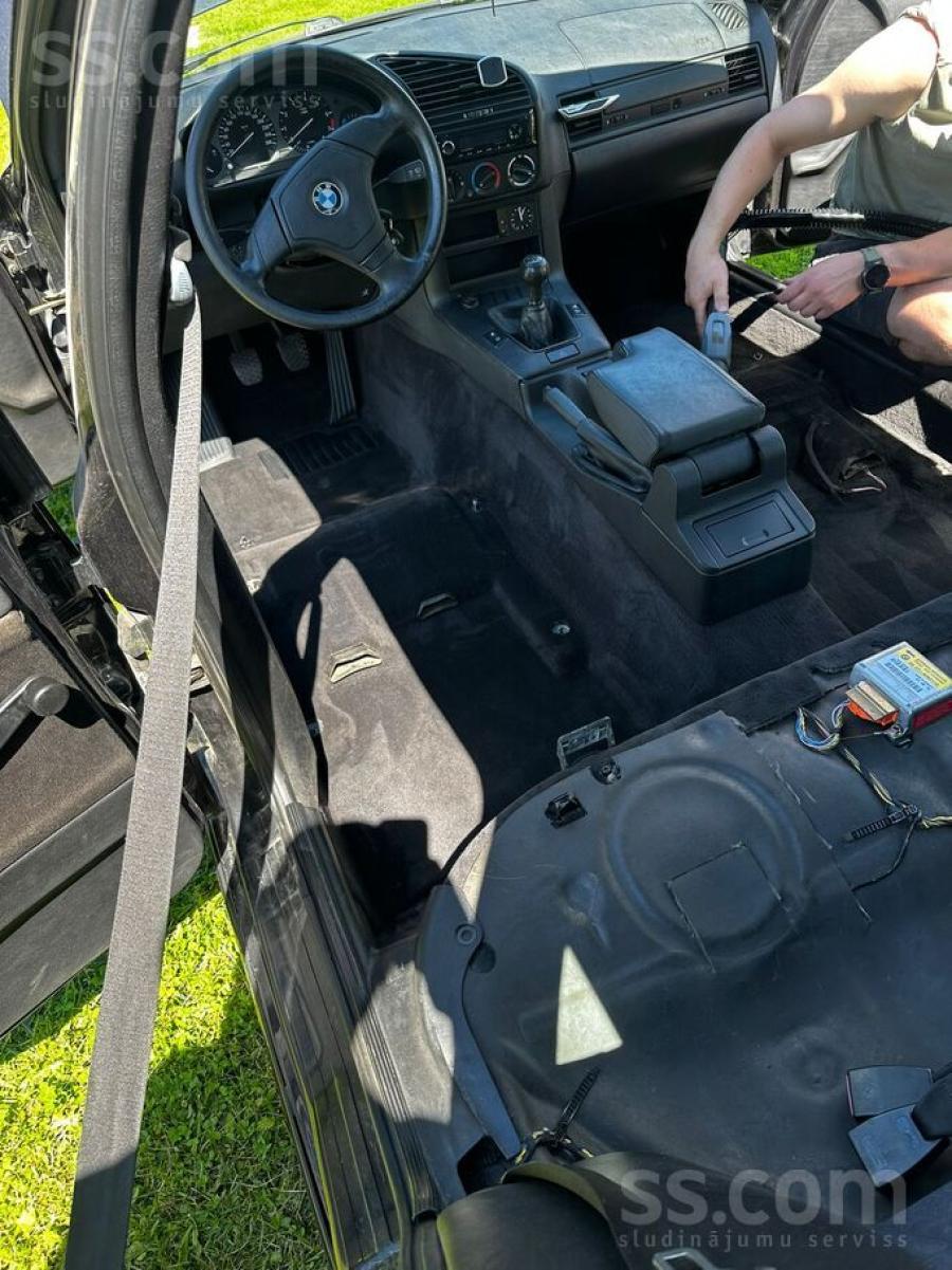 Melns BMW 320 1995 Rīga, ar dzinēja tilpumu 2.00 L un nobraukumu 282 tūkst. km par 3750 €, foto 14 vietnē AUTOMOTO.COM.LV
