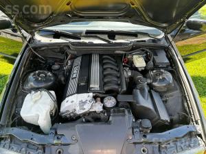 Melns BMW 320 1995 Rīga, ar dzinēja tilpumu 2.00 L un nobraukumu 282 tūkst. km par 3750 €, foto 16 vietnē AUTOMOTO.COM.LV
