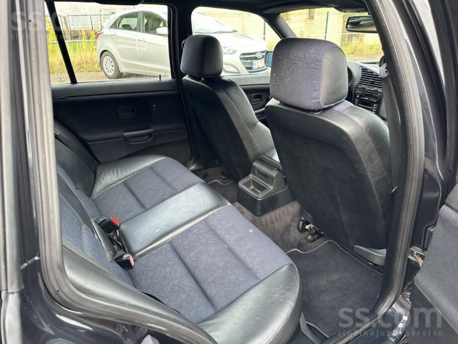 Melns BMW 320 1996 Valmiera, ar dzinēja tilpumu 2.00 L un nobraukumu 297 tūkst. km par 4900 €, foto 27 vietnē AUTOMOTO.COM.LV