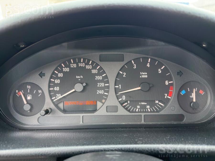 Black BMW 320 1997 in Riga, with an engine capacity of 2.00 L and mileage of 370 thousand km for 2390 €, photo 9 on AUTOMOTO.COM.LV