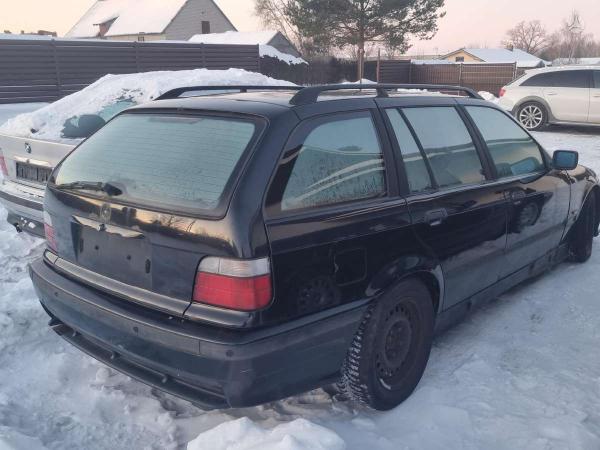 Melns BMW 320 1998 Kretinga, ar dzinēja tilpumu 2.00 L un nobraukumu 220 tūkst. km par 1600 €, foto 5 vietnē AUTOMOTO.COM.LV