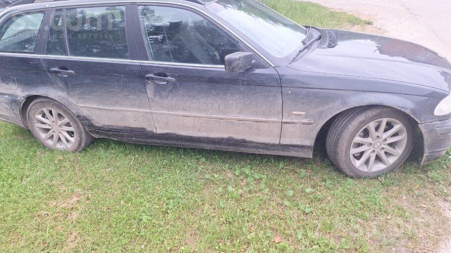 Black BMW 320 2000 in Ludza, with an engine capacity of 2.00 L and mileage of 315 thousand km for 900 €, photo 2 on AUTOMOTO.COM.LV