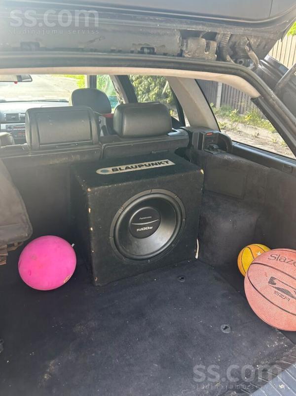 Melns BMW 320 2001 Rīga, ar dzinēja tilpumu 2.00 L un nobraukumu 279 tūkst. km par 2050 €, foto 8 vietnē AUTOMOTO.COM.LV