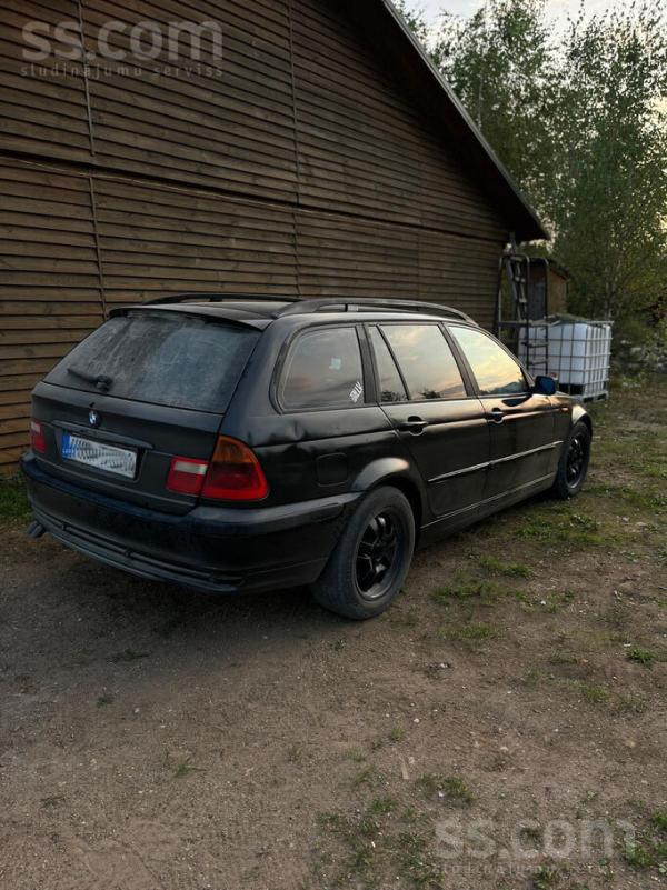 Black BMW 320 2002 in Rezekne, with an engine capacity of 2.00 L and mileage of 323 thousand km for 2000 €, photo 3 on AUTOMOTO.COM.LV