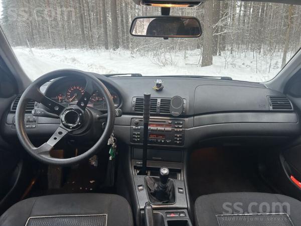 Melns BMW 320 2002 Rīga, ar dzinēja tilpumu 2.20 L un nobraukumu 246 tūkst. km par 3600 €, foto 6 vietnē AUTOMOTO.COM.LV