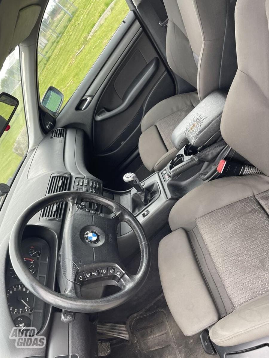 Black BMW 320 2002 in Jonava, with an engine capacity of 2.00 L and mileage of 480 thousand km for 1700 €, photo 12 on AUTOMOTO.COM.LV