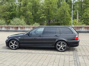 Black BMW 320 2002 in Riga, with an engine capacity of 2.00 L and mileage of 322 thousand km for 4200 €, photo 9 on AUTOMOTO.COM.LV