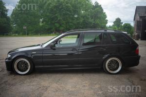 Black BMW 320 2002 in Valmiera, with an engine capacity of 2.00 L and mileage of 353 thousand km for 3995 €, photo 5 on AUTOMOTO.COM.LV