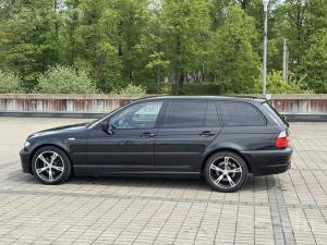 Black BMW 320 2002 in Riga, with an engine capacity of 2.00 L and mileage of 322 thousand km for 4200 €, photo 9 on AUTOMOTO.COM.LV