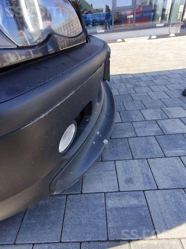 Melns BMW 320 2002 Rīga, ar dzinēja tilpumu 2.00 L un nobraukumu 375 tūkst. km par 2300 €, foto 2 vietnē AUTOMOTO.COM.LV