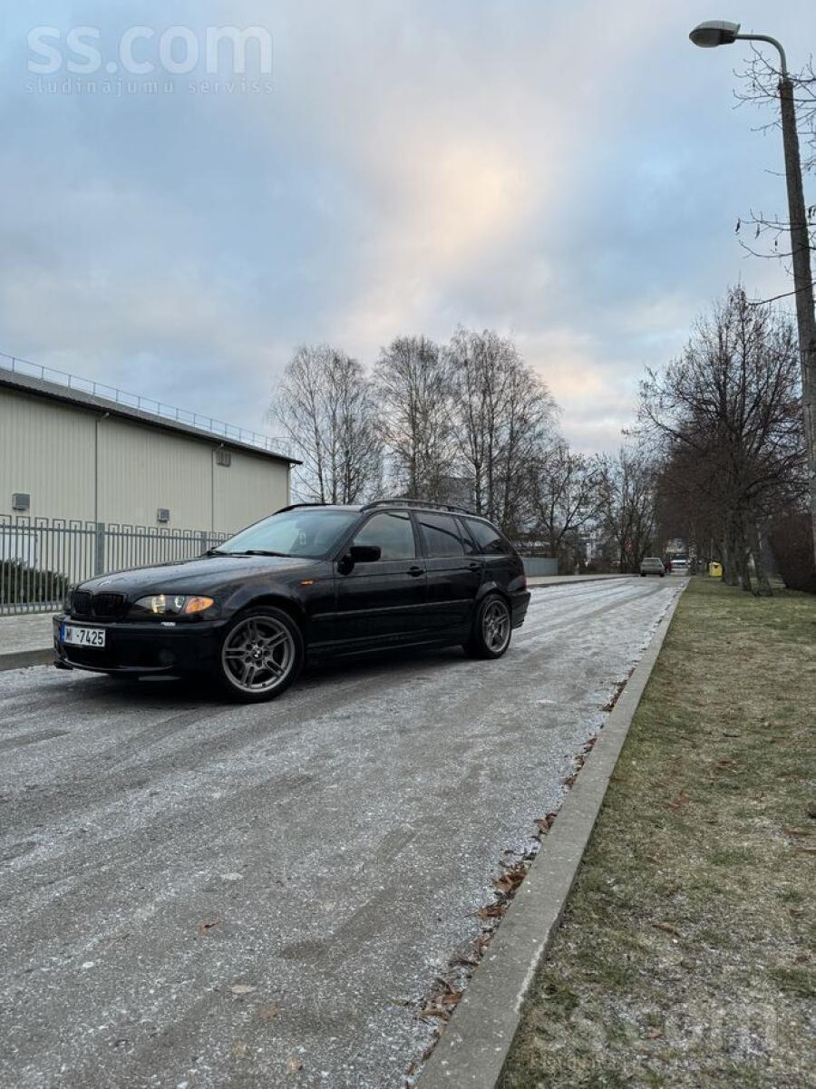 Black BMW 320 2002 in Riga, with an engine capacity of 3.00 L and mileage of 371 thousand km for 4100 €, photo 3 on AUTOMOTO.COM.LV