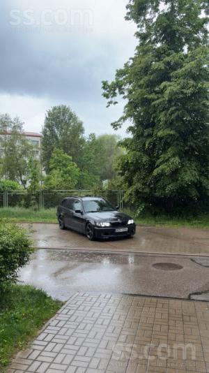 Black BMW 320 2002 in Liepaja, with an engine capacity of 2.00 L and mileage of 242 thousand km for 2100 €, photo 8 on AUTOMOTO.COM.LV