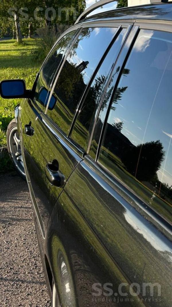 Black BMW 320 2002 in Riga, with an engine capacity of 2.00 L and mileage of 396 thousand km for 2500 €, photo 4 on AUTOMOTO.COM.LV