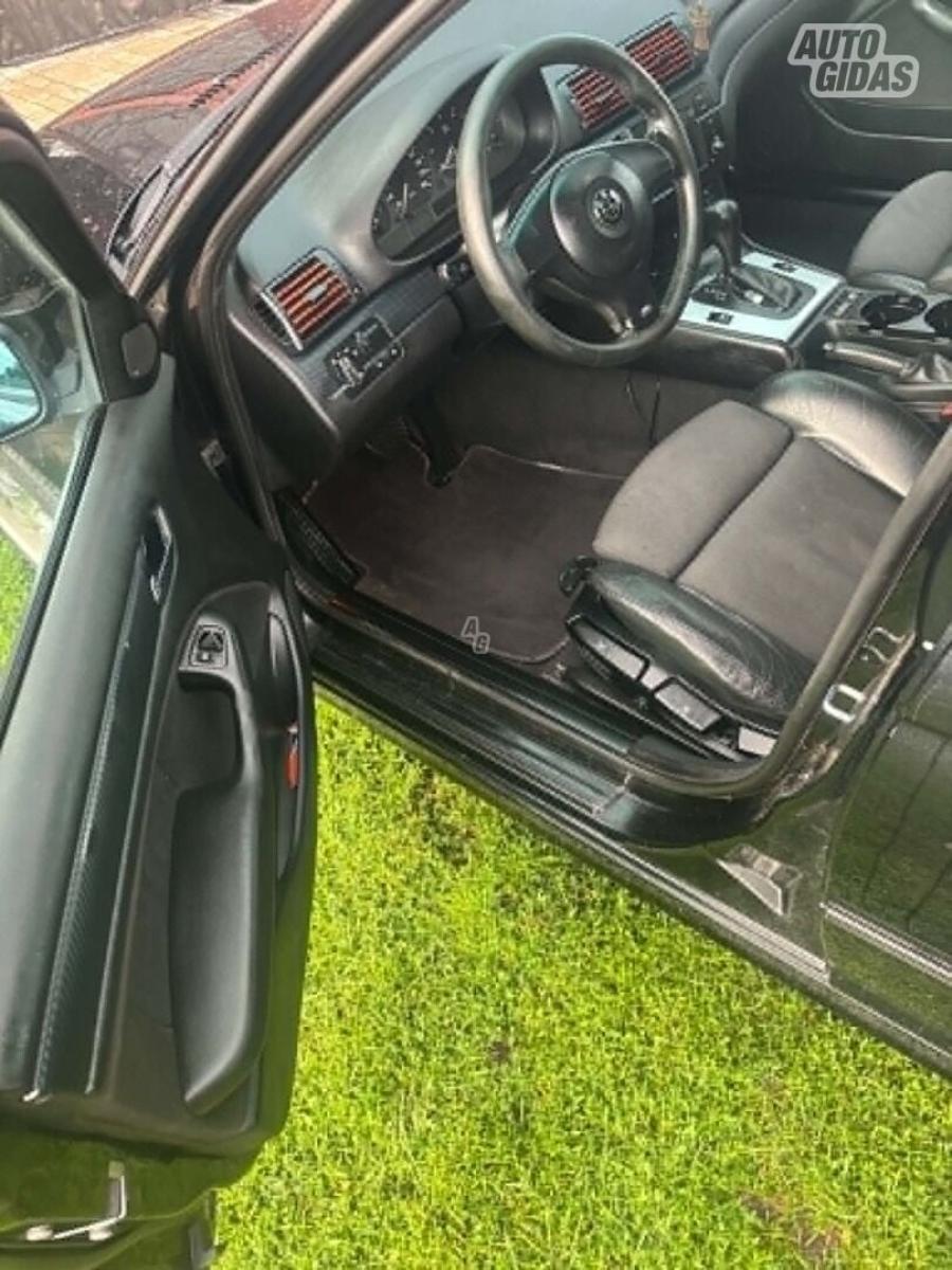 Black BMW 320 2002 in Kaunas, with an engine capacity of 2.00 L and mileage of 351 thousand km for 2200 €, photo 12 on AUTOMOTO.COM.LV