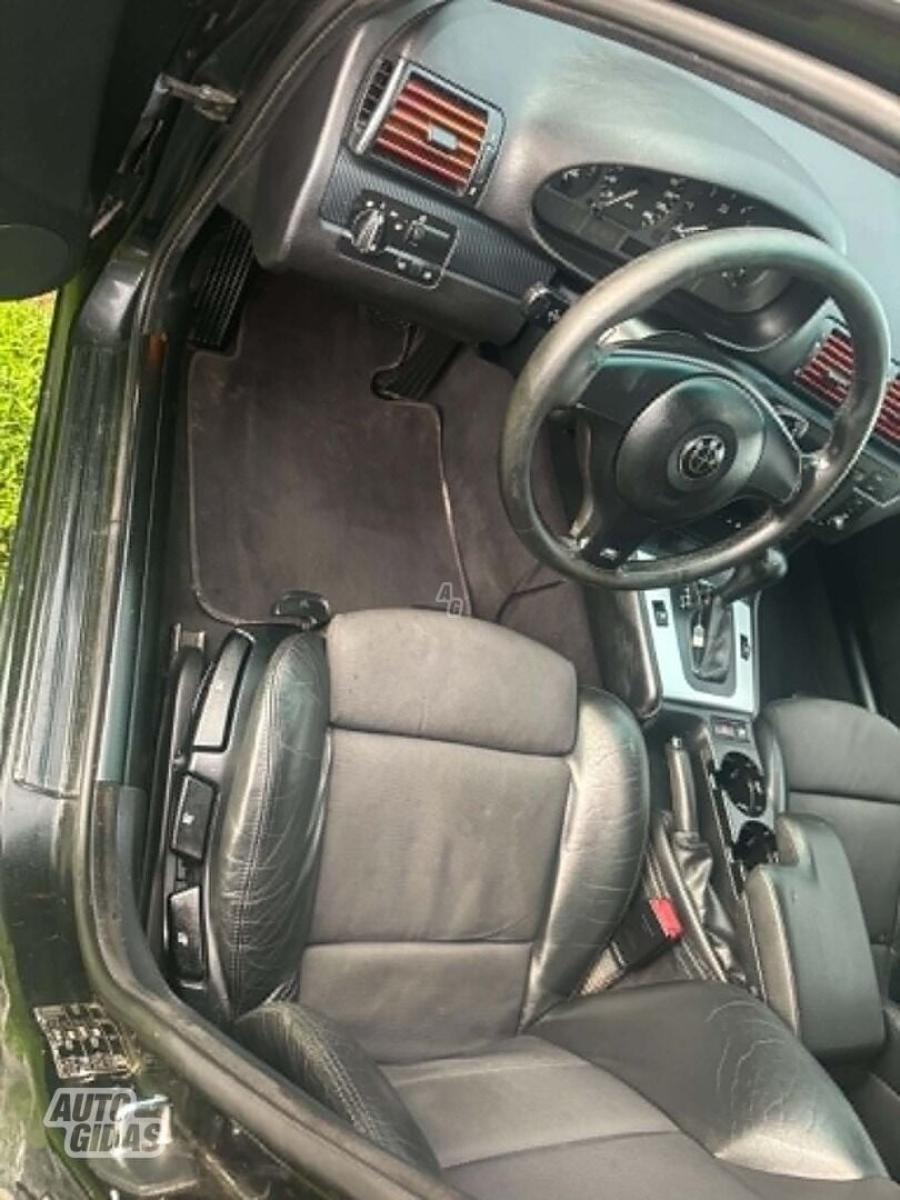 Black BMW 320 2002 in Kaunas, with an engine capacity of 2.00 L and mileage of 351 thousand km for 2200 €, photo 16 on AUTOMOTO.COM.LV