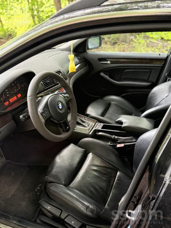 Black BMW 320 2002 in Kuldiga, with an engine capacity of 2.20 L and mileage of 338 thousand km for 1650 €, photo 4 on AUTOMOTO.COM.LV