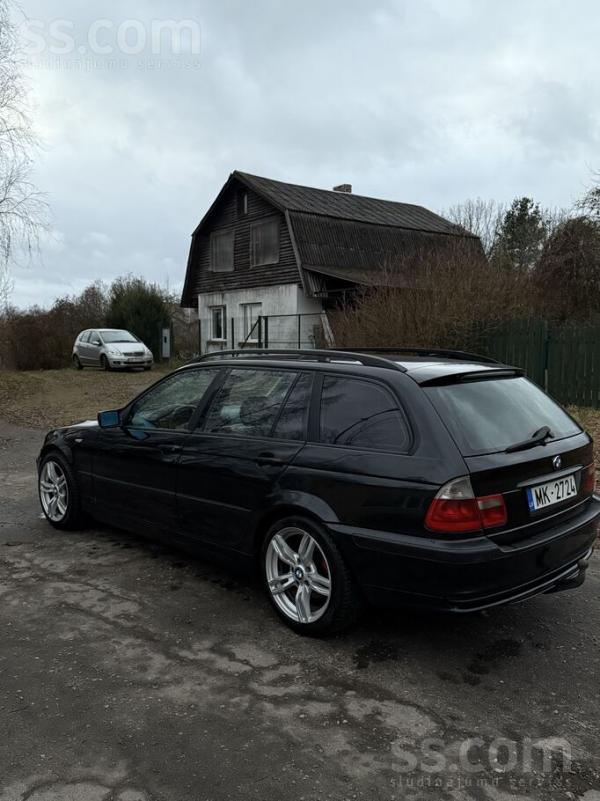 Black BMW 320 2003 in Riga, with an engine capacity of 2.00 L and mileage of 0 thousand km for 2700 €, photo 5 on AUTOMOTO.COM.LV