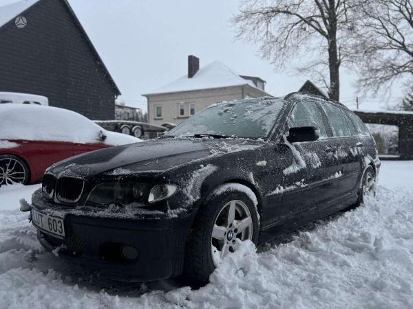 Black BMW 320 2003 in Kelme, with an engine capacity of 2.00 L and mileage of 330 thousand km for 1050 €, photo 1 on AUTOMOTO.COM.LV