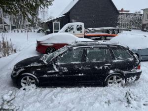 Melns BMW 320 2003 Kelmė, ar dzinēja tilpumu 2.00 L un nobraukumu 330 tūkst. km par 1050 €, foto 3 vietnē AUTOMOTO.COM.LV