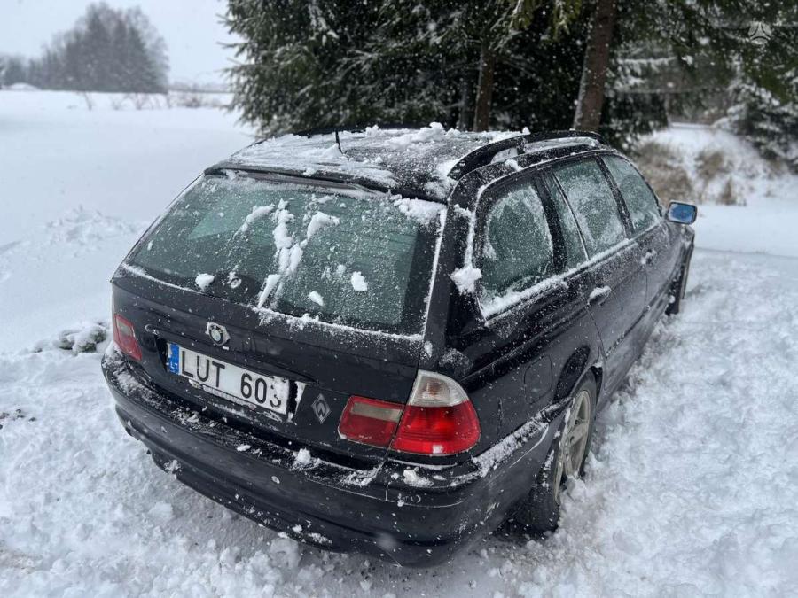 Melns BMW 320 2003 Kelmė, ar dzinēja tilpumu 2.00 L un nobraukumu 330 tūkst. km par 1050 €, foto 4 vietnē AUTOMOTO.COM.LV