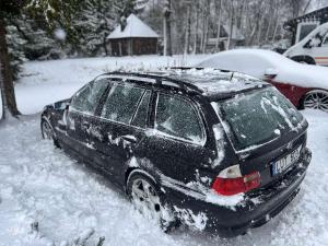 Melns BMW 320 2003 Kelmė, ar dzinēja tilpumu 2.00 L un nobraukumu 330 tūkst. km par 1050 €, foto 5 vietnē AUTOMOTO.COM.LV