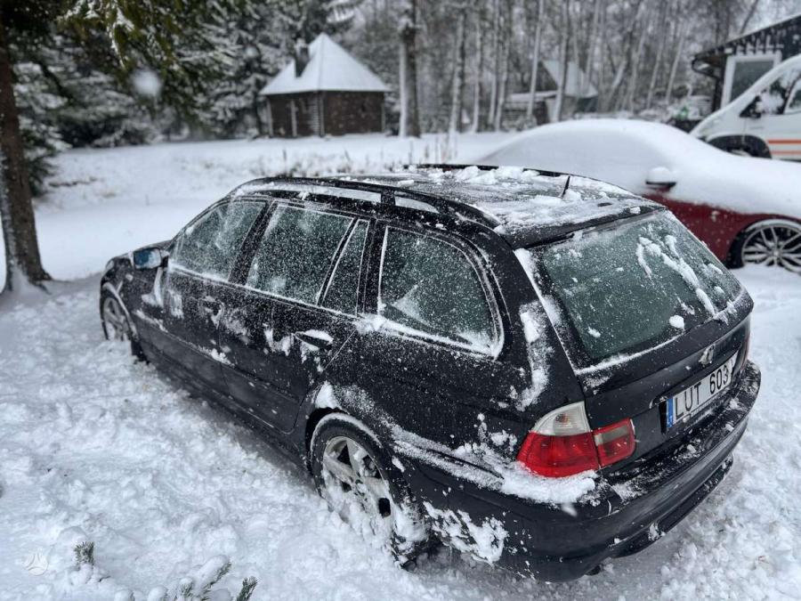 Melns BMW 320 2003 Kelmė, ar dzinēja tilpumu 2.00 L un nobraukumu 330 tūkst. km par 1050 €, foto 5 vietnē AUTOMOTO.COM.LV