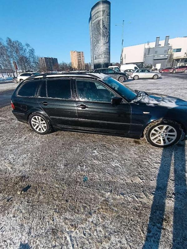 Melns BMW 320 2003 Kauņa, ar dzinēja tilpumu 2.00 L un nobraukumu 350 tūkst. km par 1300 €, foto 3 vietnē AUTOMOTO.COM.LV