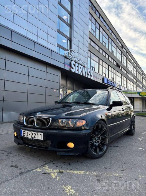 Black BMW 320 2003 in Riga, with an engine capacity of 2.00 L and mileage of 310 thousand km for 2990 €, photo 2 on AUTOMOTO.COM.LV