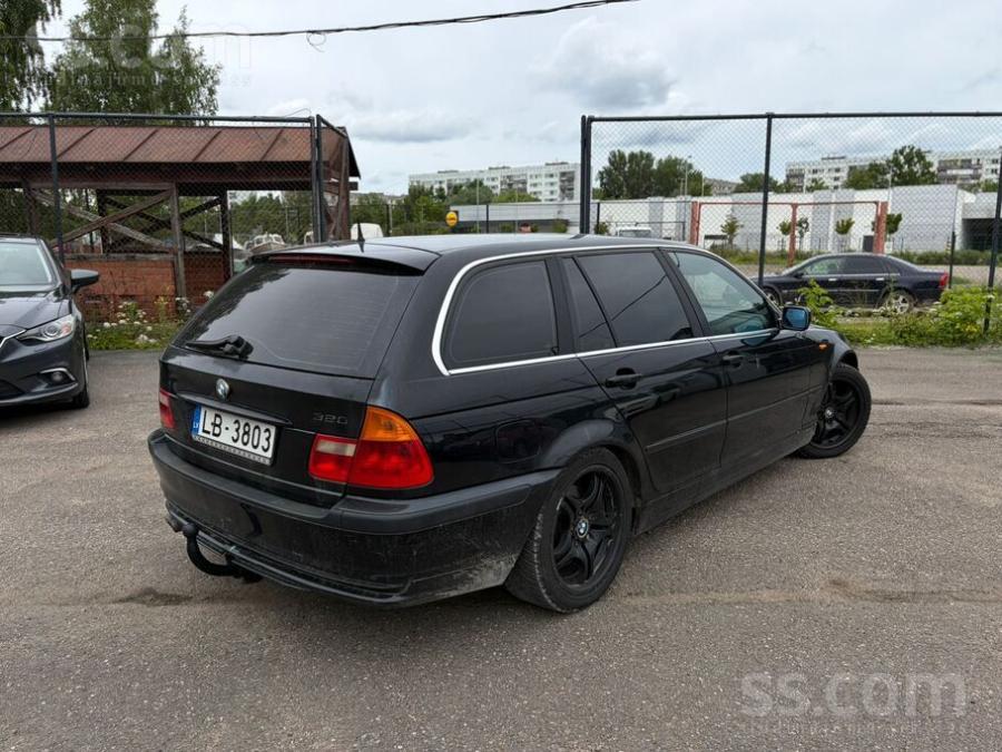 Black BMW 320 2003 in Riga, with an engine capacity of 2.20 L and mileage of 0 thousand km for 1290 €, photo 4 on AUTOMOTO.COM.LV